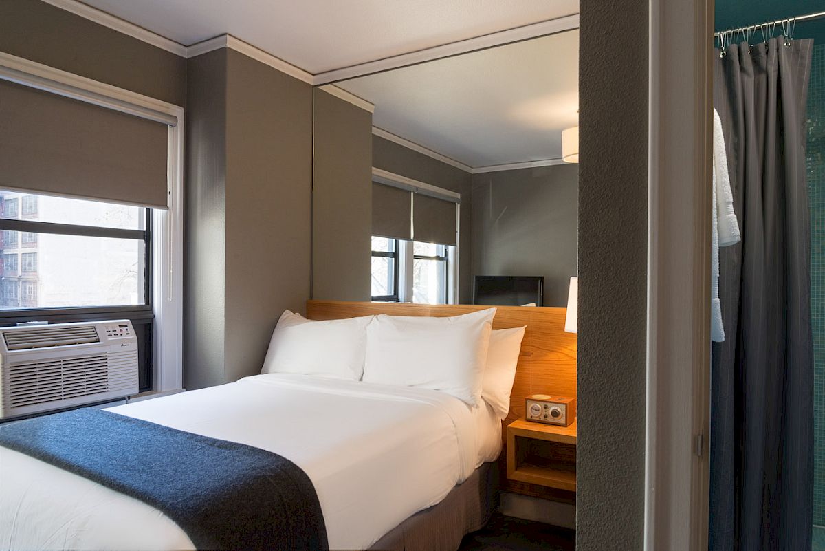 Mini Rooms | Seattle Hotels For Solo Travelers | Hotel Max Seattle
